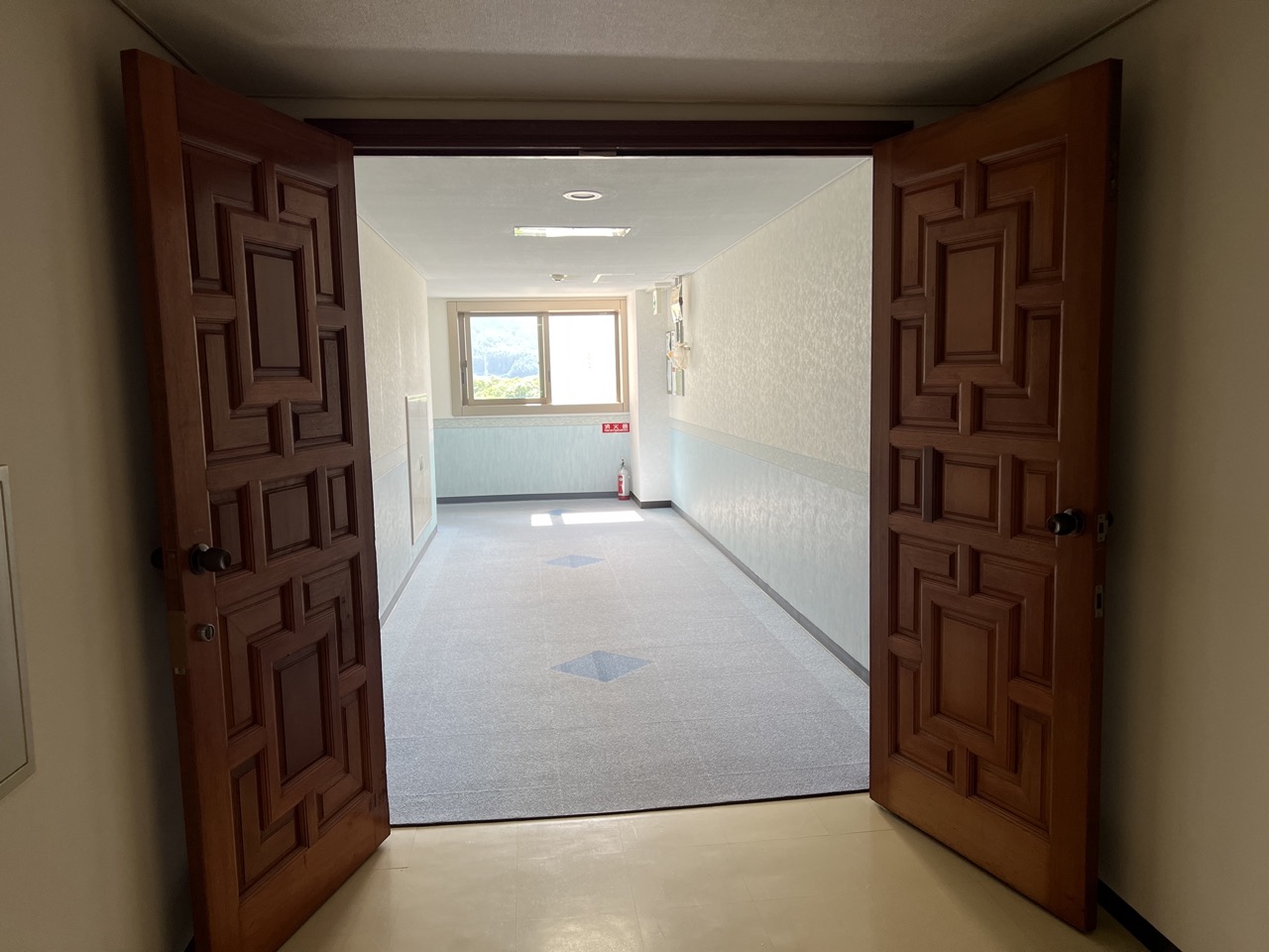 窓から見える北海道の自然”大沼レイクハウス”ペット可 | 蒲生商事